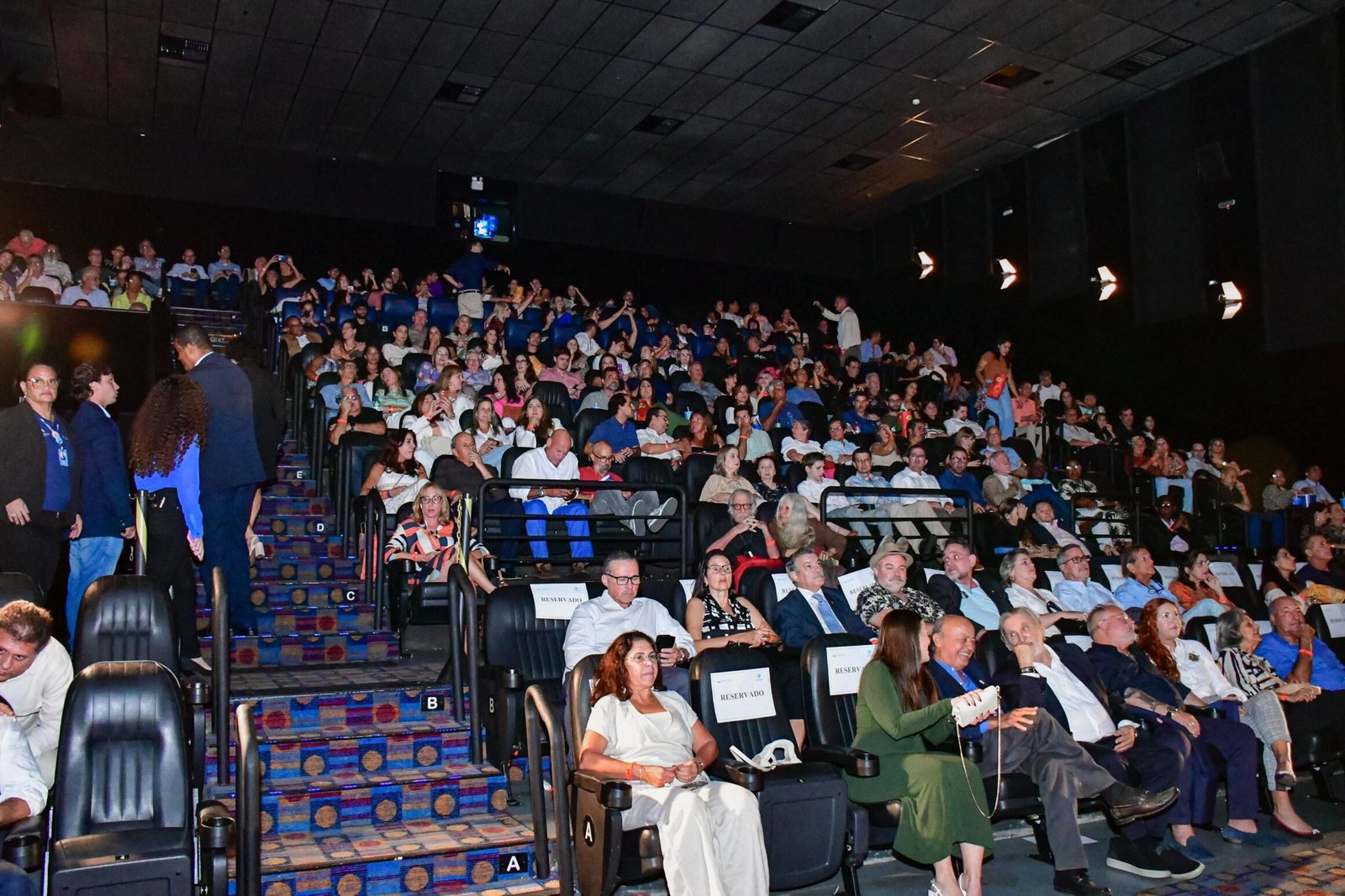Pré-estreia de filme sobre Aleixo Belov emociona público em Salvador